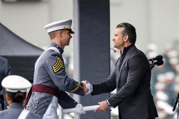 Pentagon Pete Gives Bonkers Pep Talk to ‘Not Fat’ West Point Grads ...
