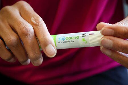 Lilly sees strong growth in 2026 as weight-loss drug rival Novo slips ...