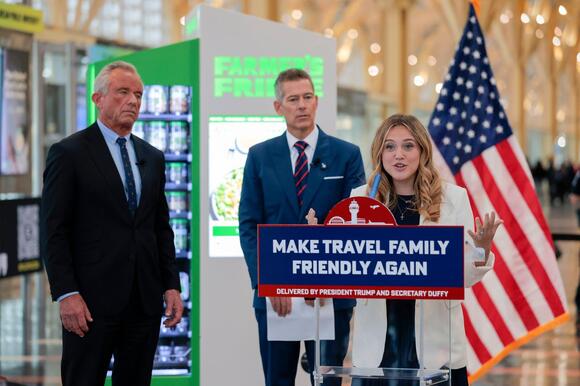 RFK Jr and Trump official do pull-ups in bizarre airport press ...