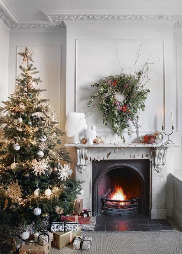 5 Ways to Make a Home Smell Amazingly Christmassy by Decorating With ...