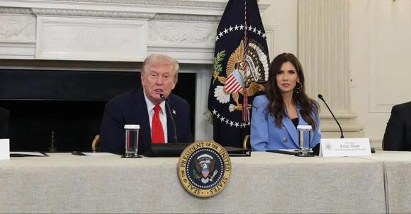 Trump's Enemy Gavin Newsom Mocks 'Dozy Don' After the Prez, 79, Appears ...