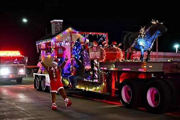 Move Out Of The Way, Turkey, Santa's Coming Through Oklahoma - NewsBreak