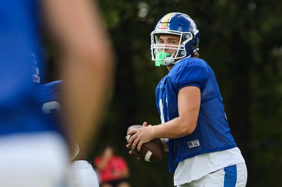 Ground-oriented approach powers Findlay football to 3-1 start - NewsBreak