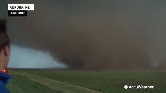 Reed Timmer recounts his top 5 most memorable tornado chases - NewsBreak