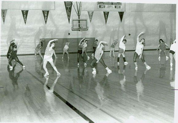 20 Vintage Photos of the ’80s Aerobics Craze - NewsBreak