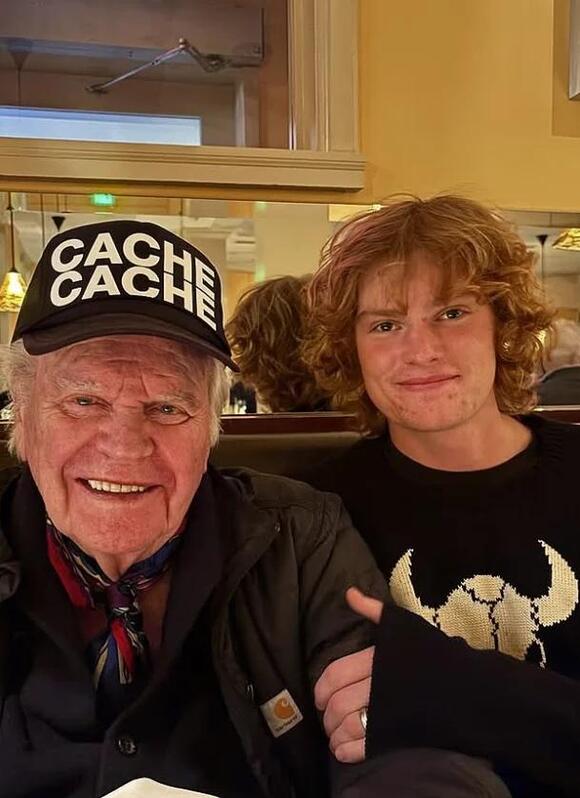 Robert Wagner Celebrates 96th Birthday Surrounded By Family In New ...