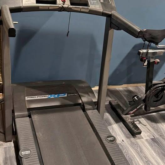 🎁 Freebies Up for Grabs in Newark — Couches, Treadmill & More - NewsBreak
