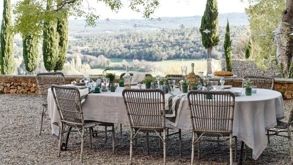 17 Outdoor Dining Ideas for the Ultimate Summer Entertaining Space ...