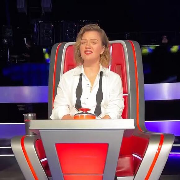 'The Voice' Fans Are Conflicted As Kelly Clarkson Announces That She'll ...