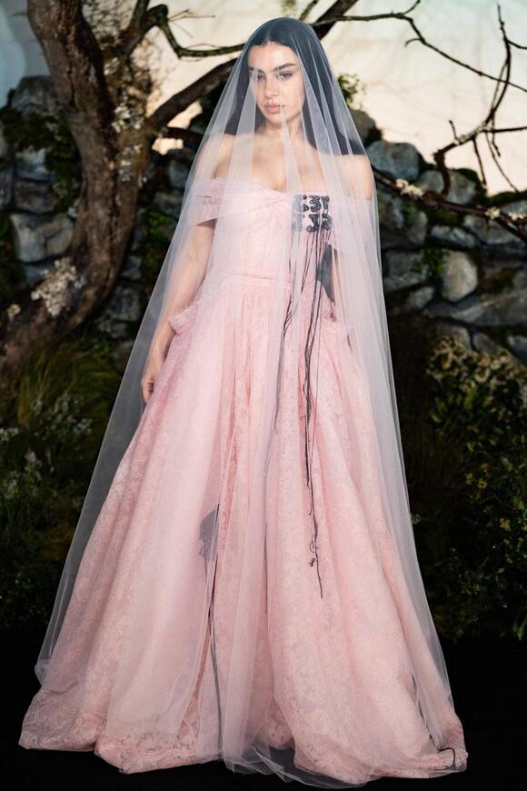 Charli XCX Goes Full Gothic Bride in Veiled Pink Gown at U.K. Wuthering ...