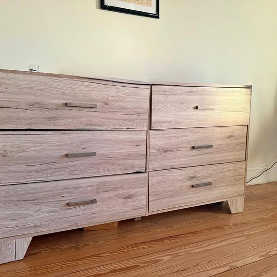 🎁 Freebies Up for Grabs in Medford — Furniture & Garden Finds - NewsBreak