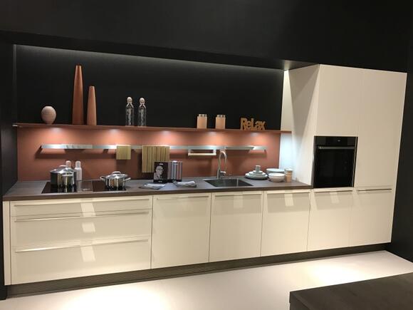 The Kitchen Color Combinations Quietly Replacing Plain White Cabinets ...