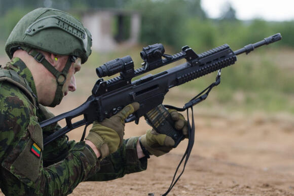 The Heckler & Koch HK433 combines two familiar operating systems: the ...