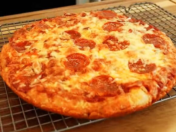 A Perfect Pizza Hut Pan Pizza Homemade Recipe, Simple, Adjustable ...