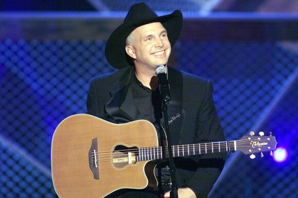 Garth Brooks Got Rejected After His First Audition for a Record Company ...