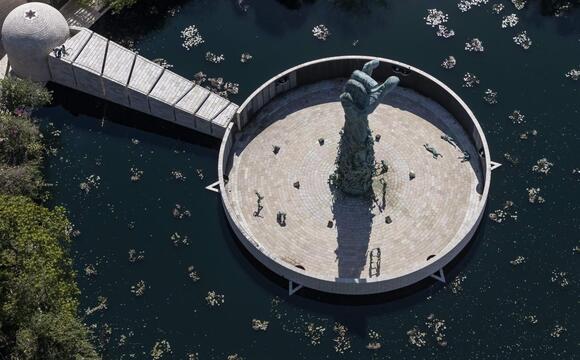 Miami Beach Holocaust Memorial debuts new technology to keep survivor ...