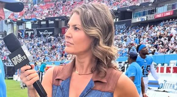 CBS Sideline Reporter Amanda Balionis Stunned In Her Eye-Popping Outfit ...