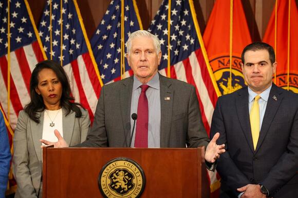 Gubernatorial candidate Bruce Blakeman demands NY adopt antisemitism ...