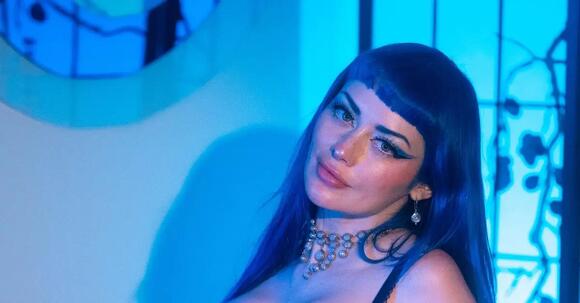 Model Jewelz Blu Opens Up About Toxic Relationship That Almost Broke ...