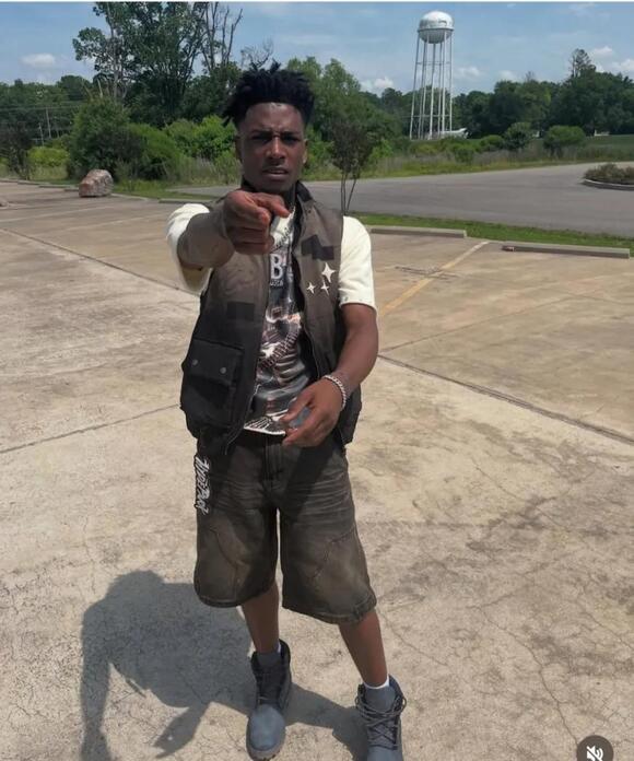 Baton Rouge rapper Real Bleeda arrested, accused of flashing gun in ...