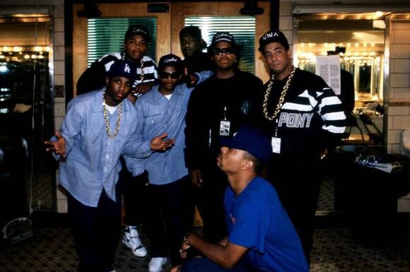 Eazy-E fans stunned after realising what late rapper's iconic stage ...