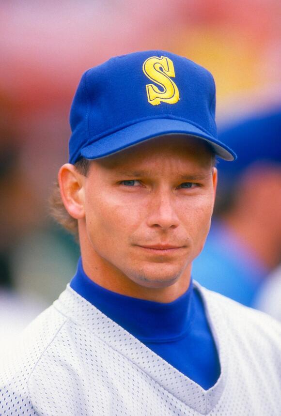 Former MLBer, Braves coach Mike Brumley dies in car crash - NewsBreak