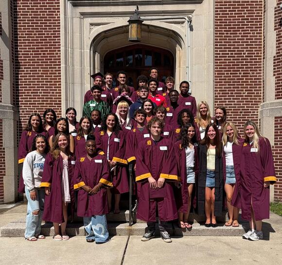 Merchantville seniors return for Walk-Through Day - NewsBreak
