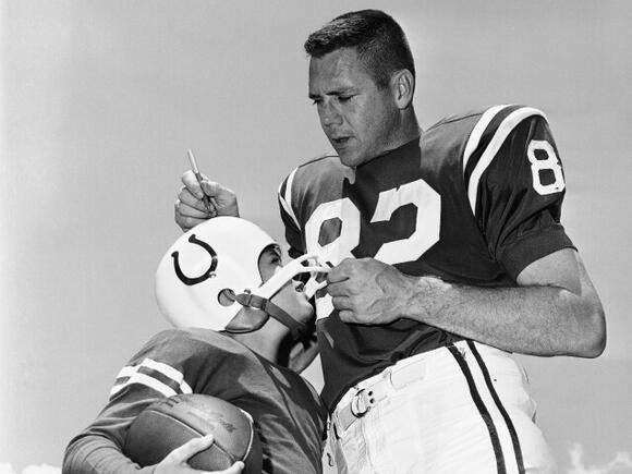 Baltimore Colts legend Raymond Berry dies at 93 - NewsBreak