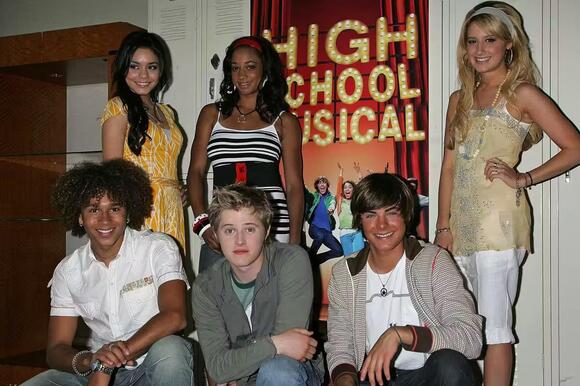 High School Musical premiered 20 years ago today - and fans are feeling ...