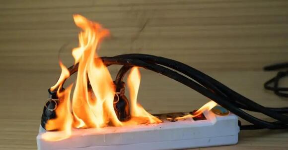 10 Winter Electrical Fire Hazards Every Homeowner Must Fix Today ...