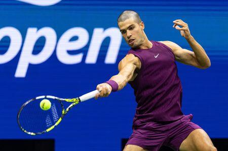 Tennis-Alcaraz eases into US Open second round as Venus makes emotional ...
