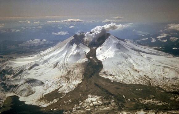 What If Mount Rainier Suddenly Erupted Near Seattle - NewsBreak