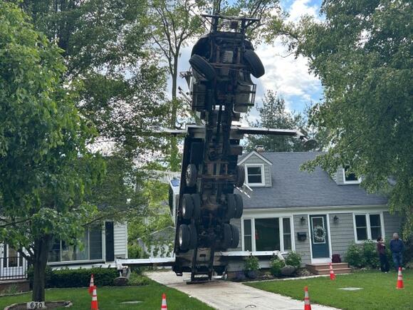 Tree company that tipped crane, damaged homes now under OSHA ...