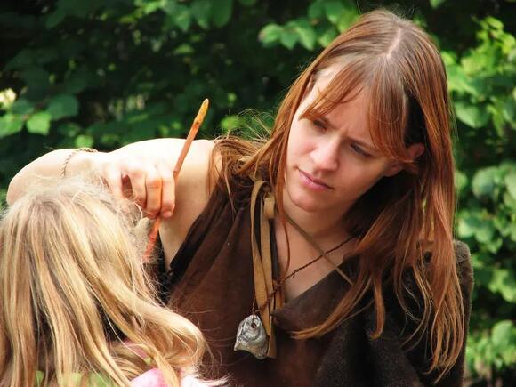 9 Fascinating Facts About the Daily Lives of Stone Age Hunter-Gatherers ...