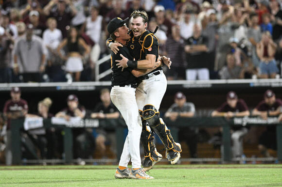 Aaron Combs clinched two Tennessee Vols championships in the same ...