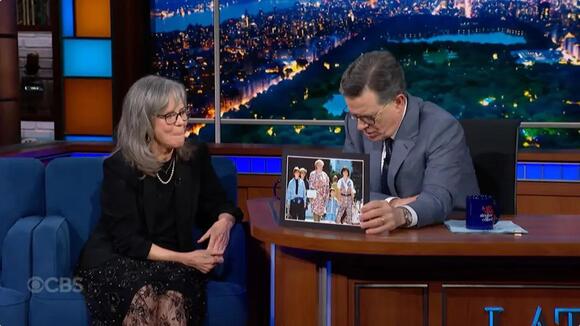 Sally Field Shockingly Shades 'Unfunny' 'Mrs. Doubtfire' Costar Robin ...