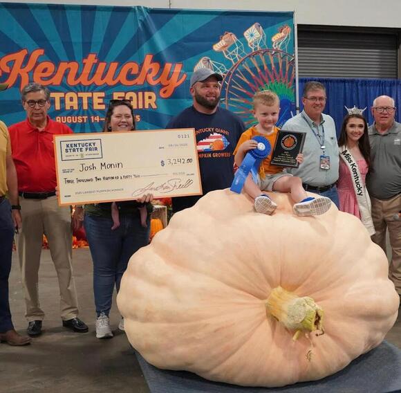 Kentucky State Fair crowns largest watermelon and largest pumpkin ...