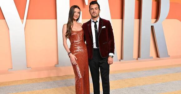 Pedro Pascal 'Running Scared From Jennifer Aniston Romance' As He ...