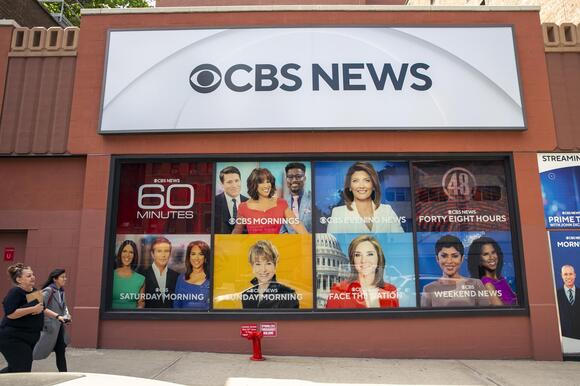 Jeff Glor, ‘CBS Evening News’ anchor pushed out for Norah O’Donnell, fired amid Paramount ...