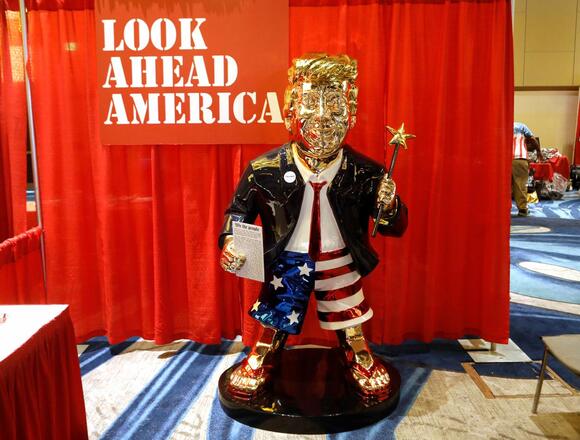 Trump Erects Yet Another Tacky Gold Monument to Himself - NewsBreak