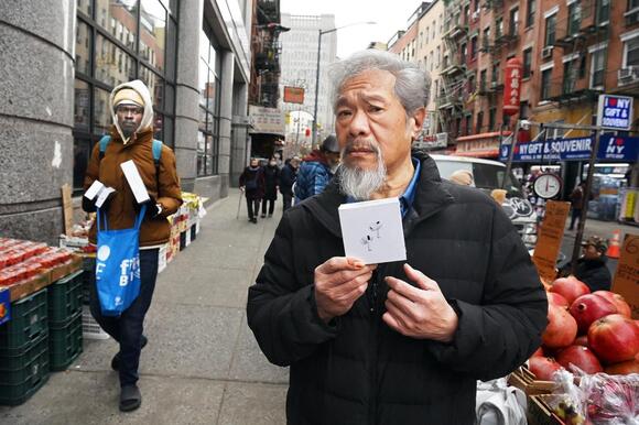 Rotten apples: Sidewalk peddlers flood NYC’s Chinatown with sketchy ...
