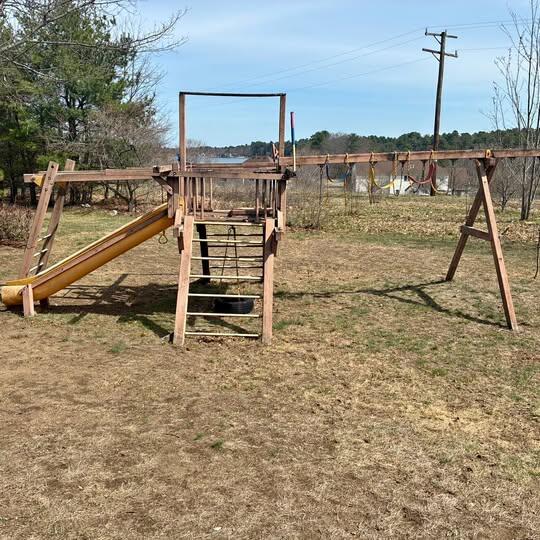 🎁 Freebies Up for Grabs in Westford — Furniture, Toys & More - NewsBreak