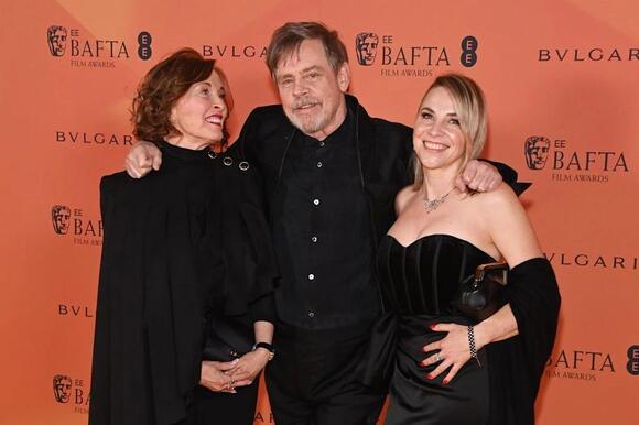 Mark Hamill's daughter Chelsea makes glamorous appearance with her ...