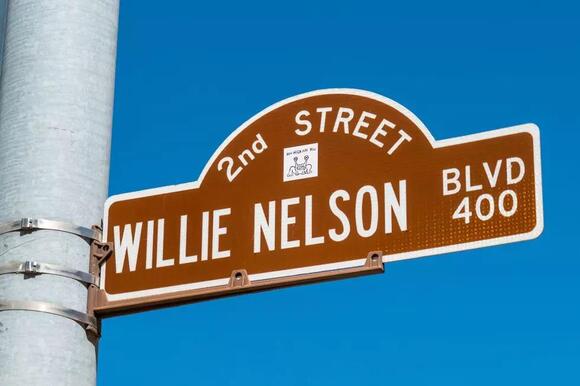 This Texas Ranch Feels Like Stepping Away From the World - NewsBreak