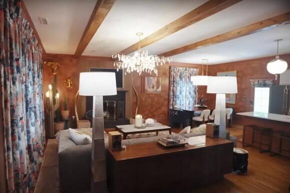 Lainey Wilson Reveals a Surprisingly Laid-Back Touring Habit - NewsBreak