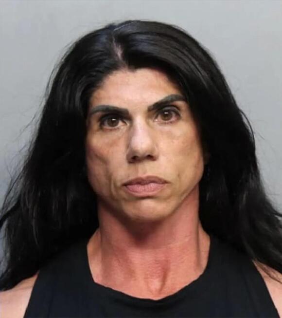 ‘Really dumb decision:’ Bodybuilder apologizes for assault rifle ...