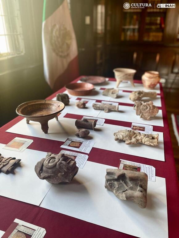 An American Bought A $4 Vase. Turns Out, It's A Lost Ancient Maya Treasure