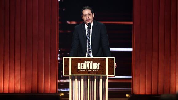 Pete Davidson Destroys Kanye West With ‘Beef’ Joke at Kevin Hart Roast ...