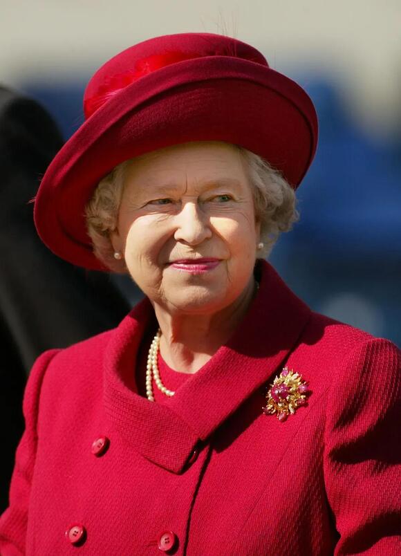 The Sun: Queen Devastated over the Death of Her Dorgi Pup Just a Month ...