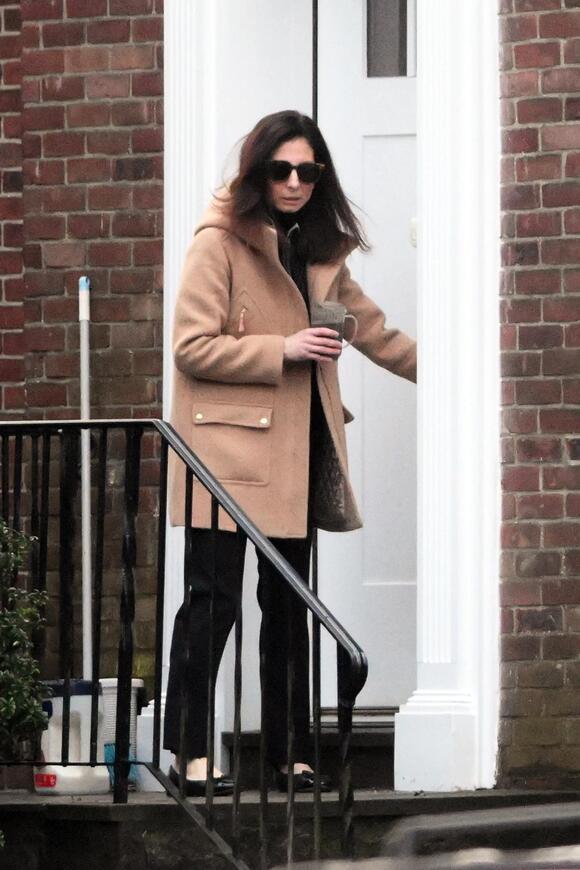 ‘Secret’ NY wife of Thai royal spotted for first time since estranged ...